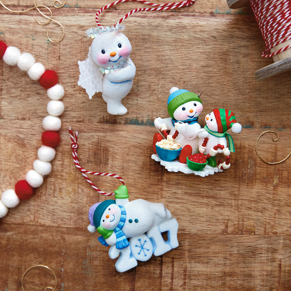 Christmas Cards, Gifts, Ornaments & Decorations | Hallmark