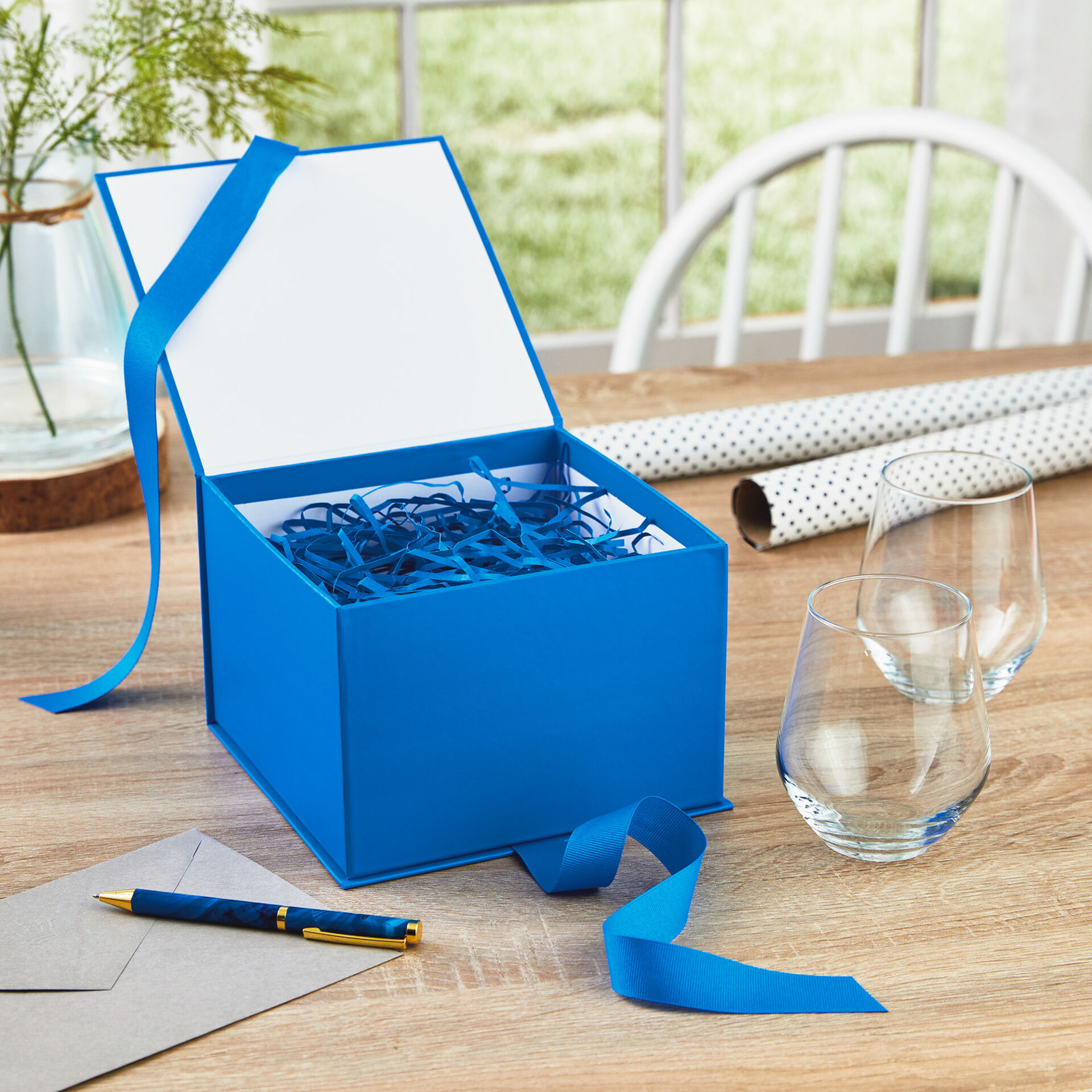 Royal Blue Large T Box With Shredded Paper Filler T Boxes