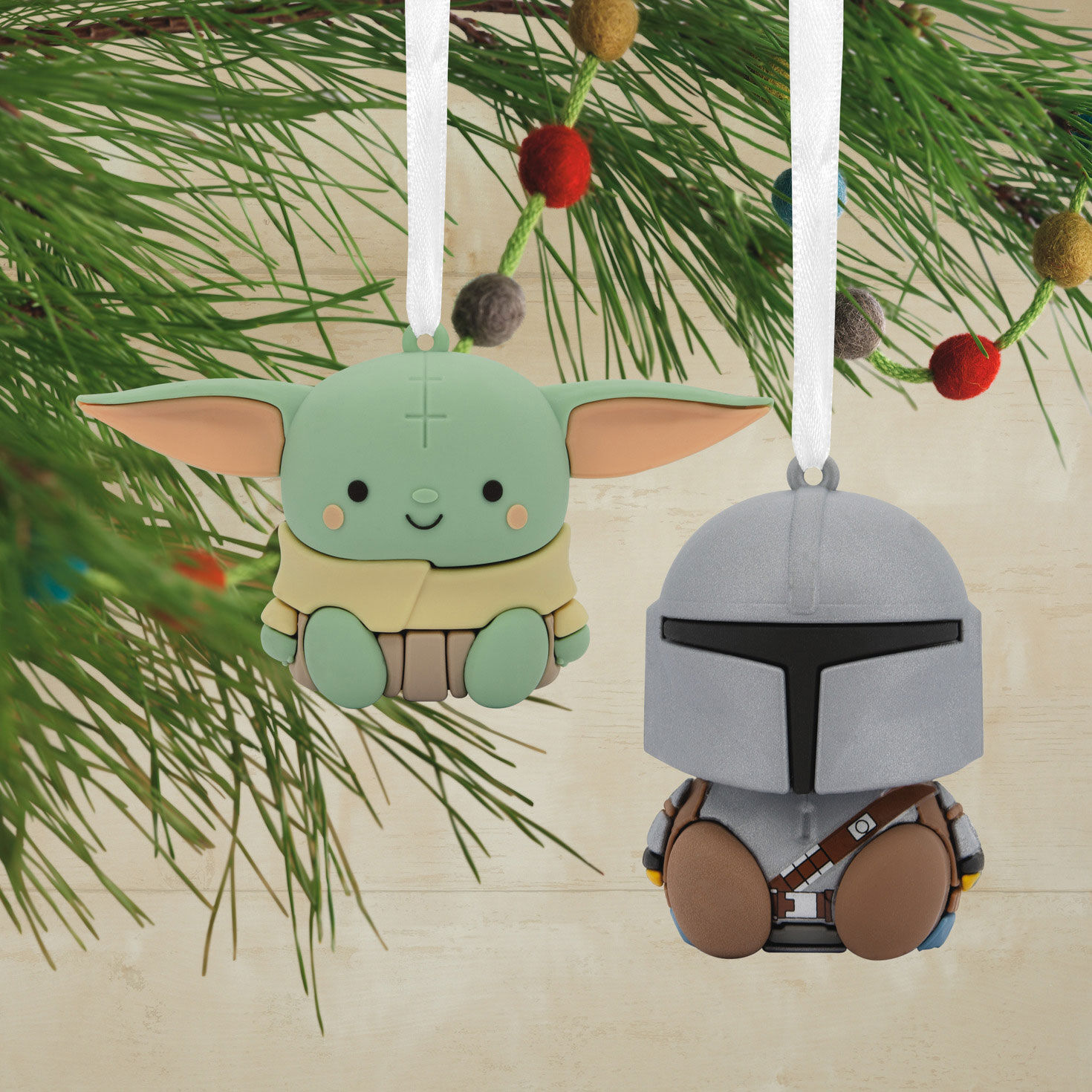 Better Together Star Wars: The Mandalorian™ and Grogu™ Magnetic ...
