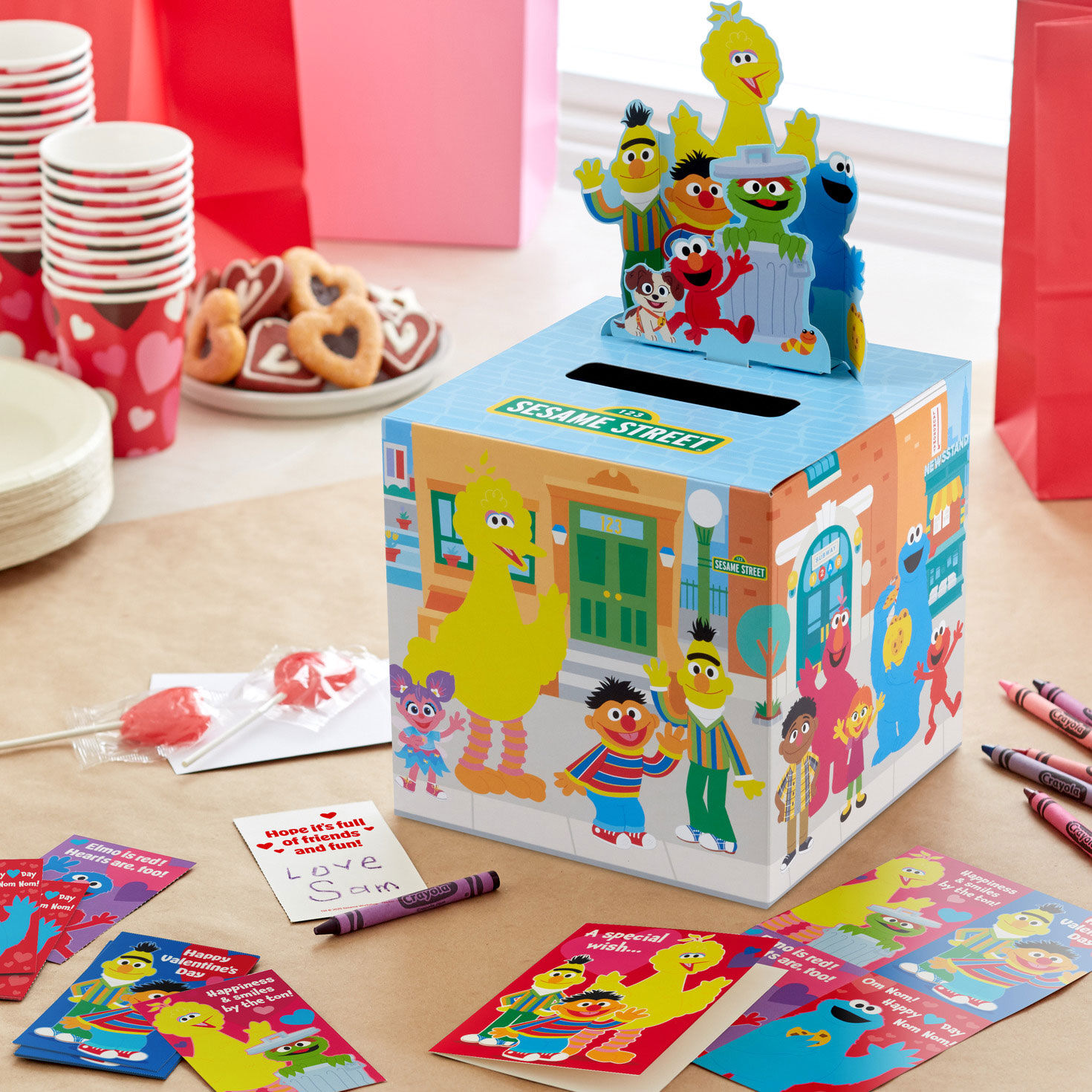 Sesame Street Smiles and Fun Kids Classroom Valentines Set With Cards ...